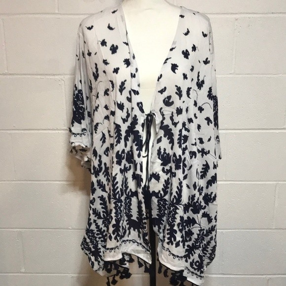 Oso Casuals | Tops | Oso Casuals Poncho Top Nwot 2x3x | Poshmark